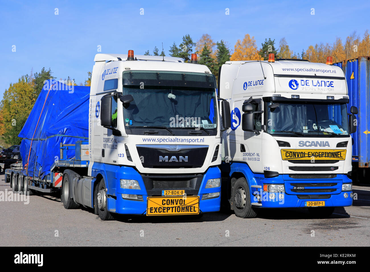 Man transporting object hi-res stock photography and images - Alamy