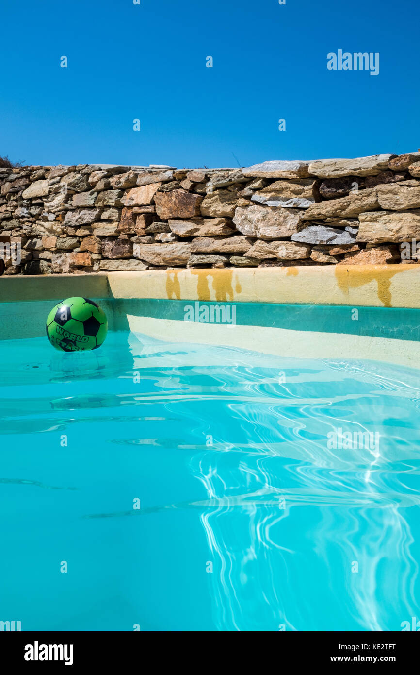 Corner swimming pool hi-res stock photography and images - Alamy