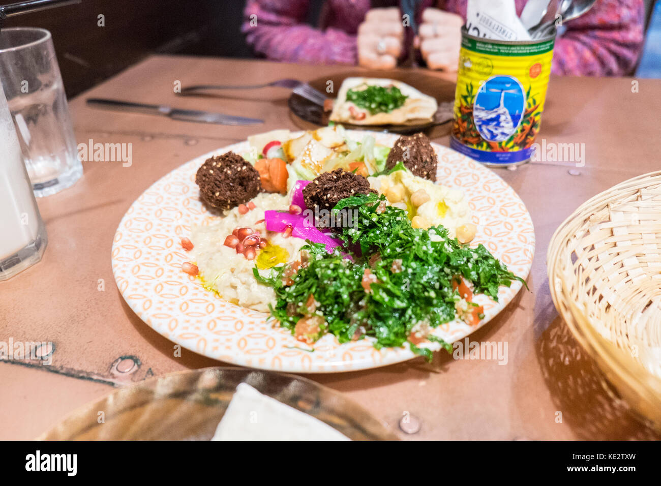 Bakchich lebanese restaurant hi-res stock photography and images - Alamy