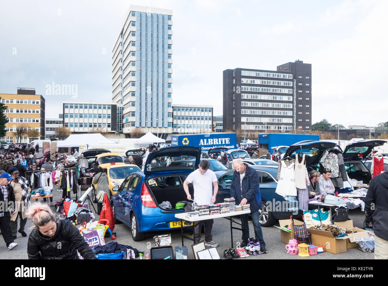 Car boot stalls hi-res stock photography and images - Alamy