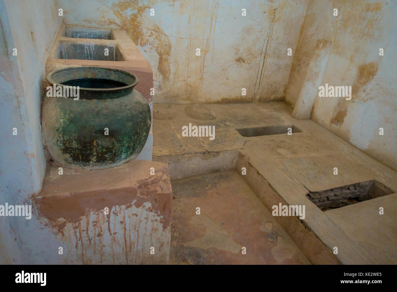 Clay pot holes hi-res stock photography and images - Alamy