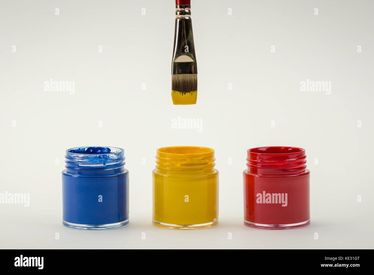 Poster colors hi-res stock photography and images - Alamy