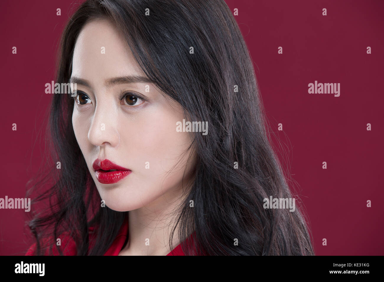 Side view face hi-res stock photography and images - Alamy