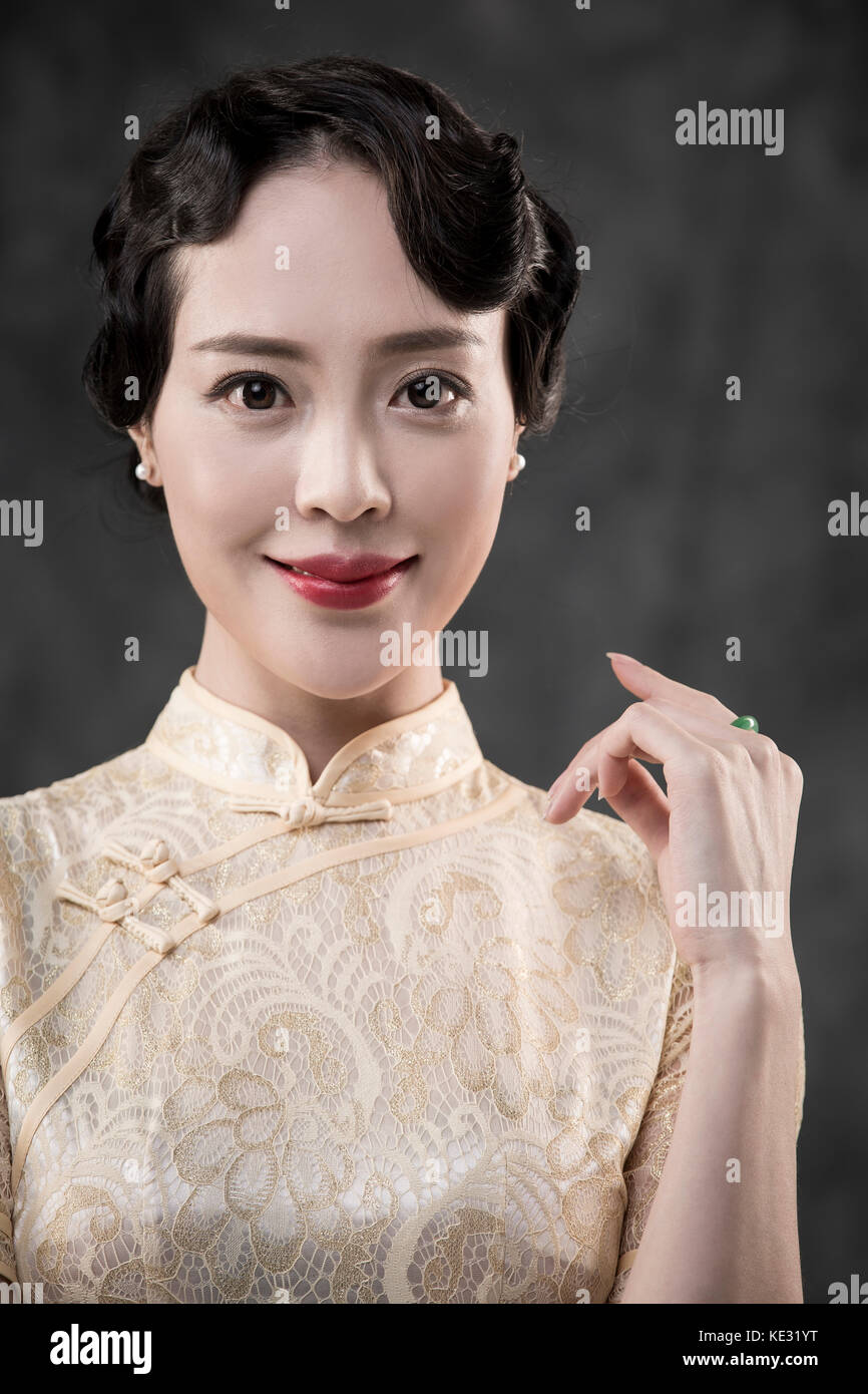 Retro asian hi-res stock photography and images - Alamy