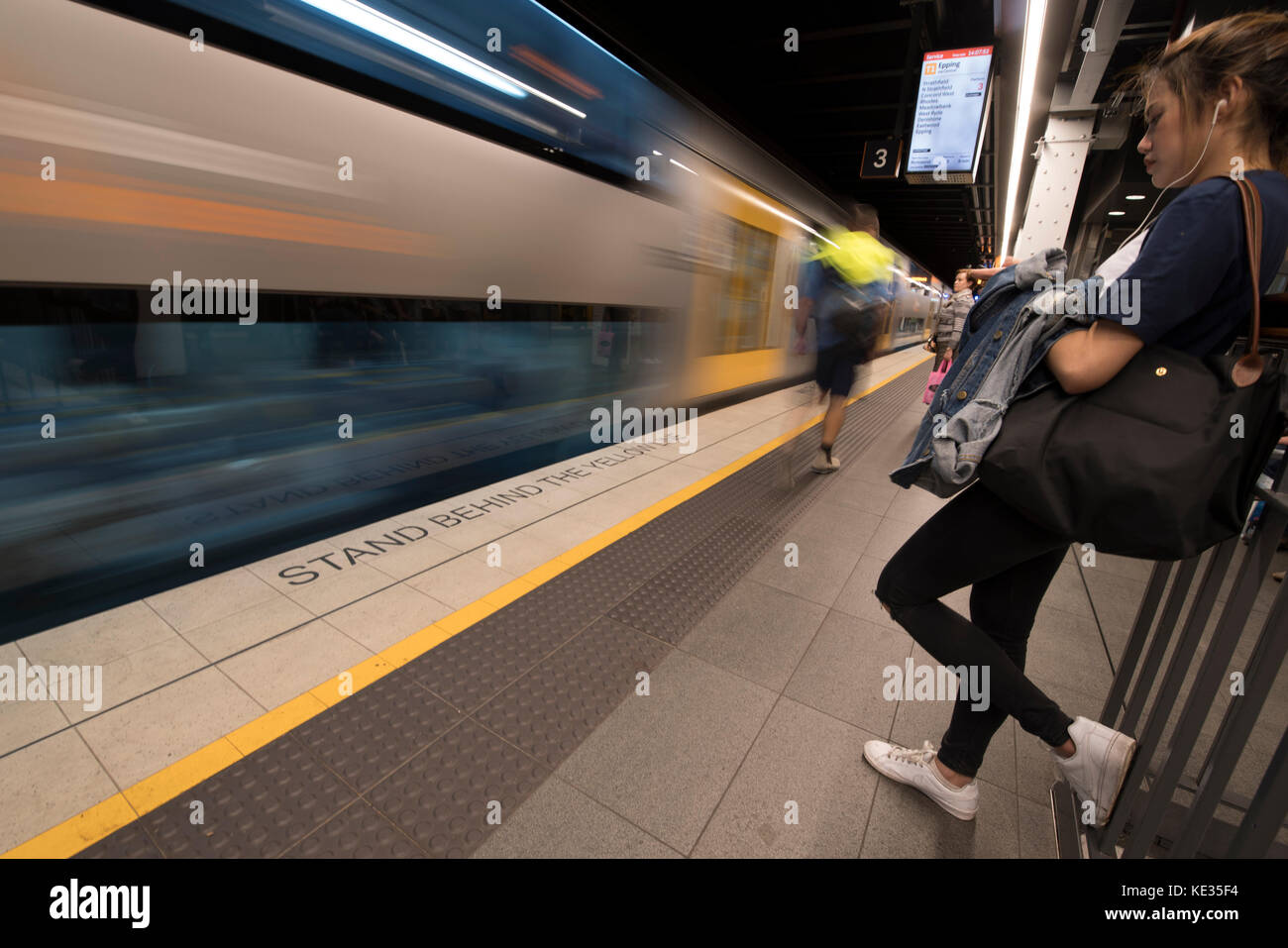 Sydney train platform hi-res stock photography and images - Alamy
