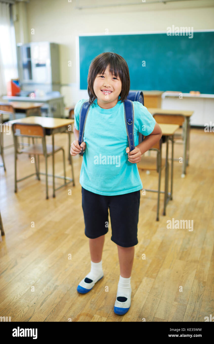Japanese elementary school kid in the classroom Stock Photo - Alamy