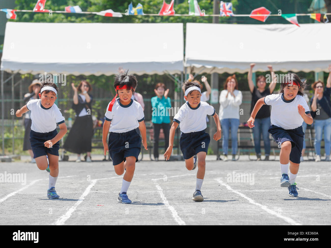 Japanese kids during school sports day Stock Photo - Alamy