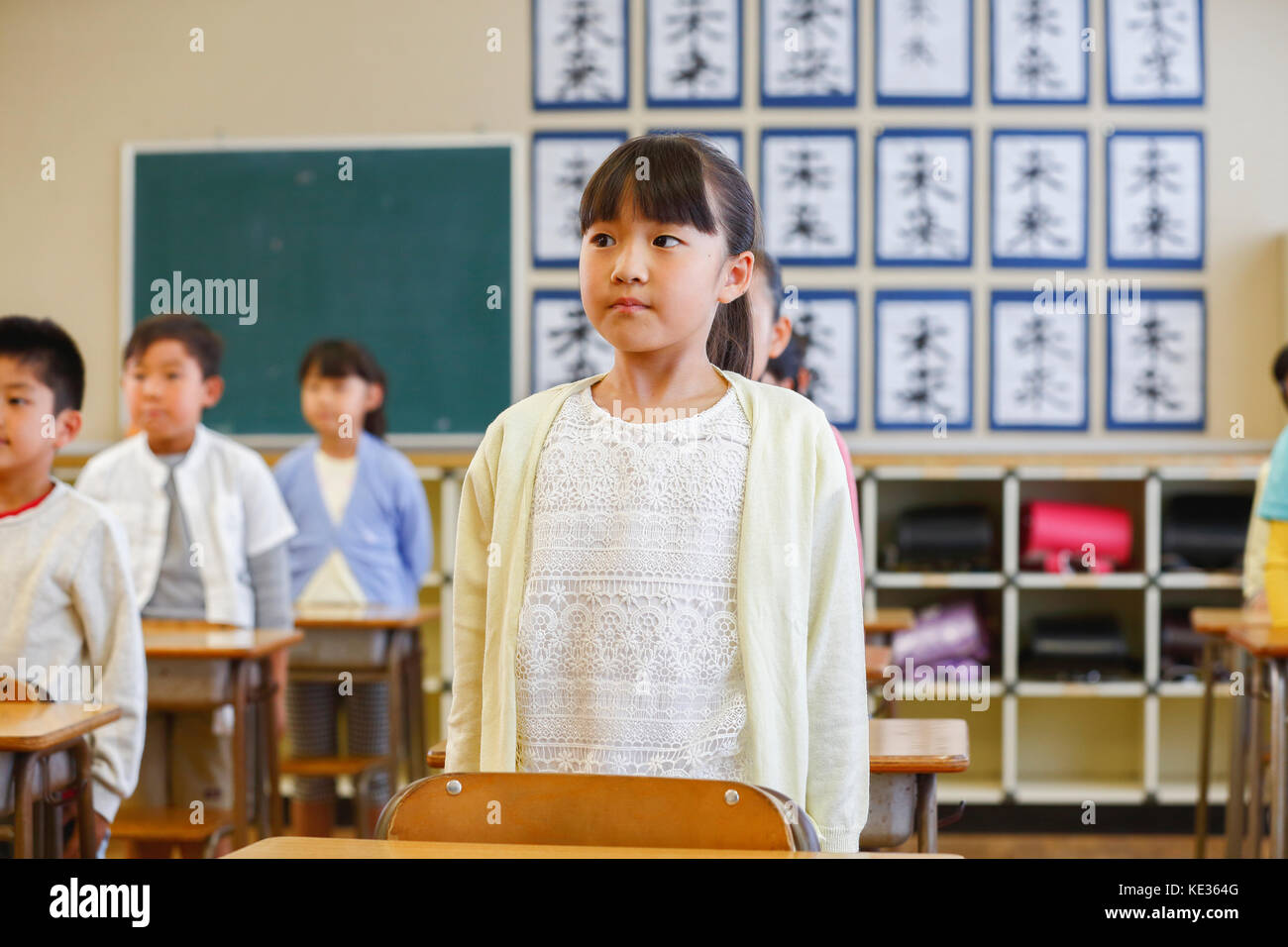 Japanese elementary school kids in the classroom Stock Photo - Alamy
