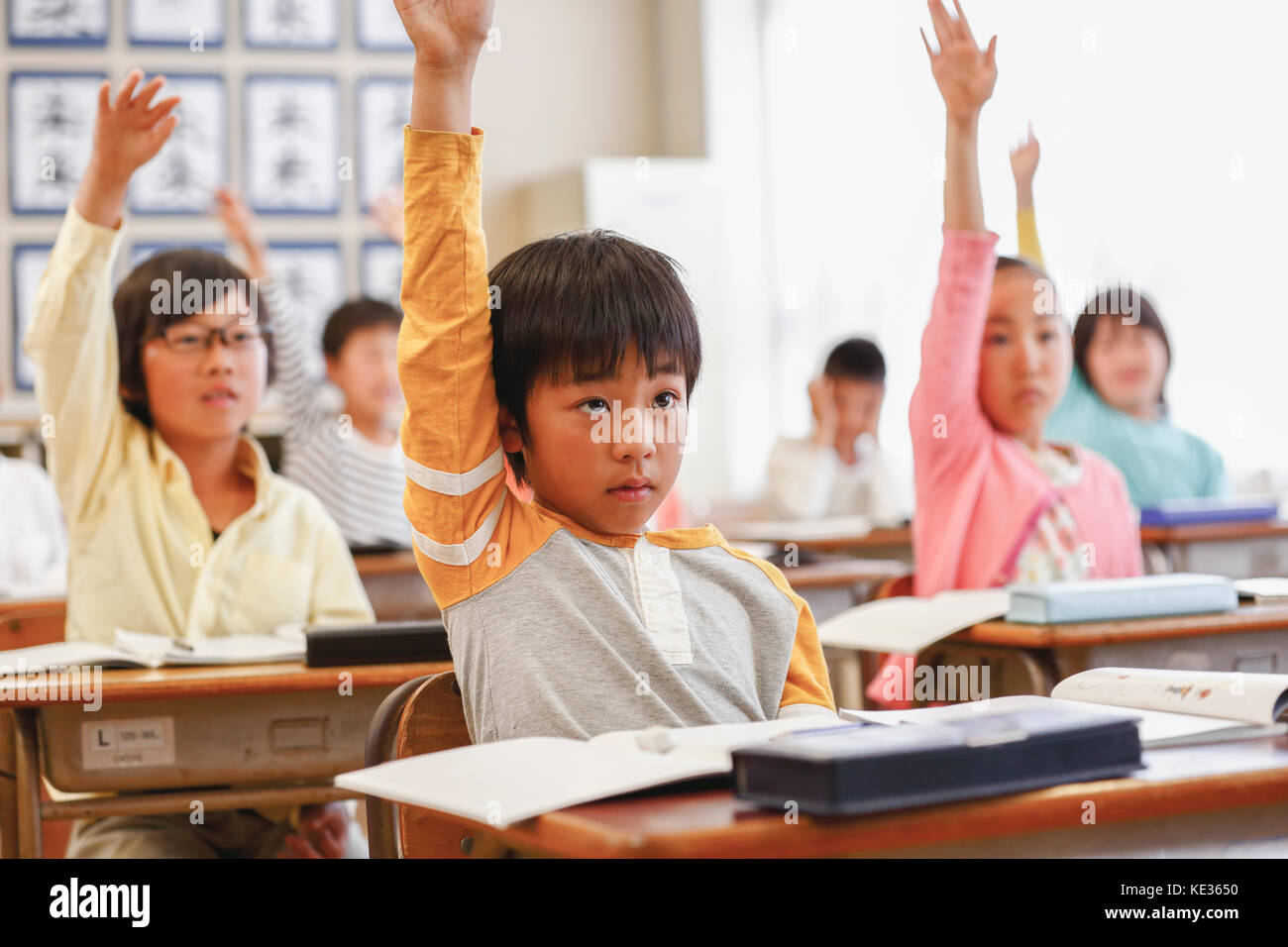 Japanese elementary school kids in the classroom hi-res stock ...