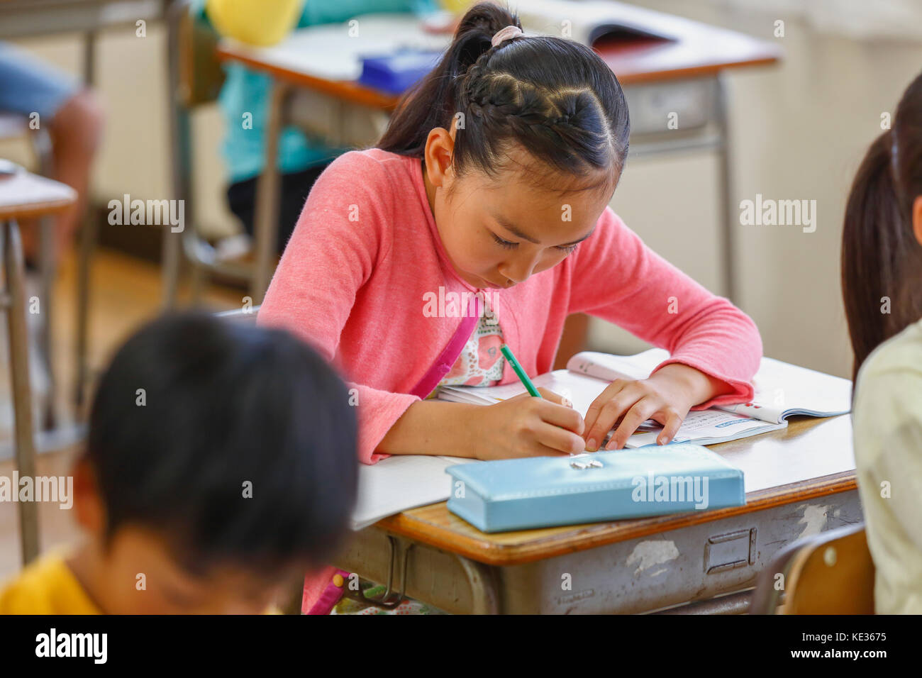Japanese elementary school kid in the classroom Stock Photo - Alamy