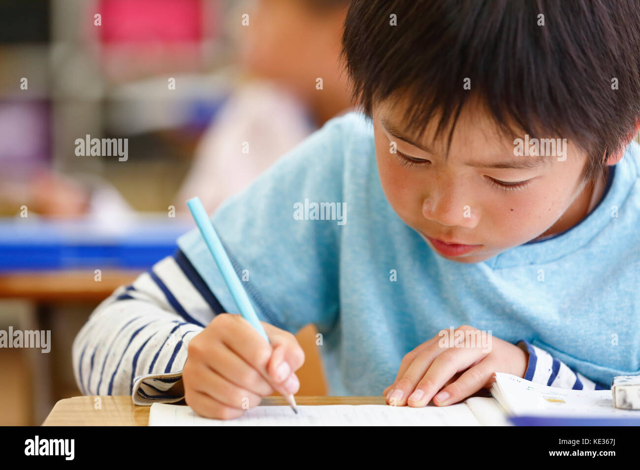 Japanese elementary school kid in the classroom Stock Photo - Alamy