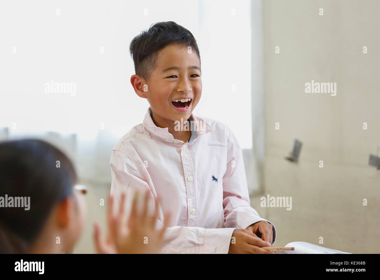 Japanese elementary school kid in the classroom Stock Photo - Alamy