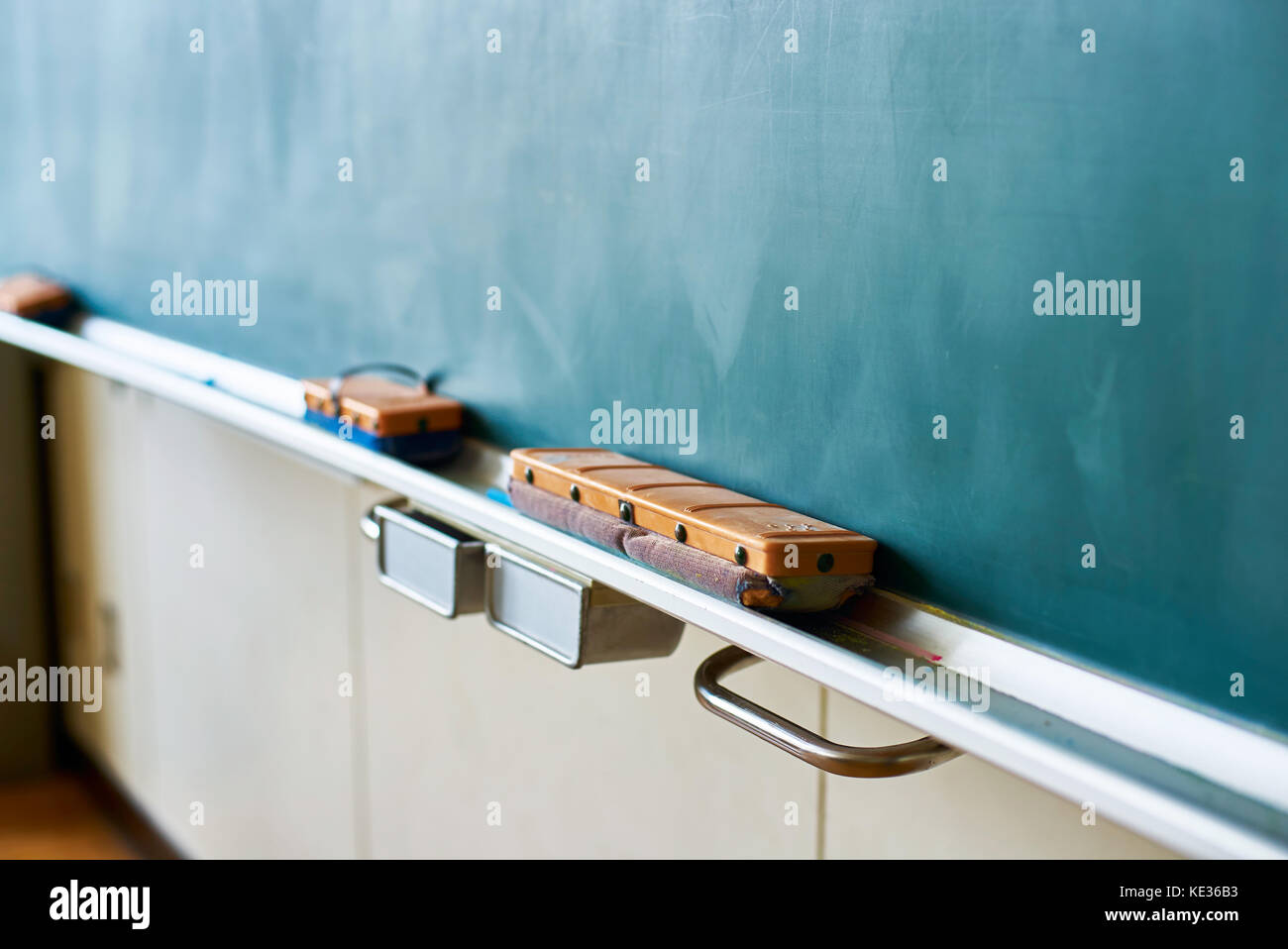 School japan classroom hi-res stock photography and images - Alamy