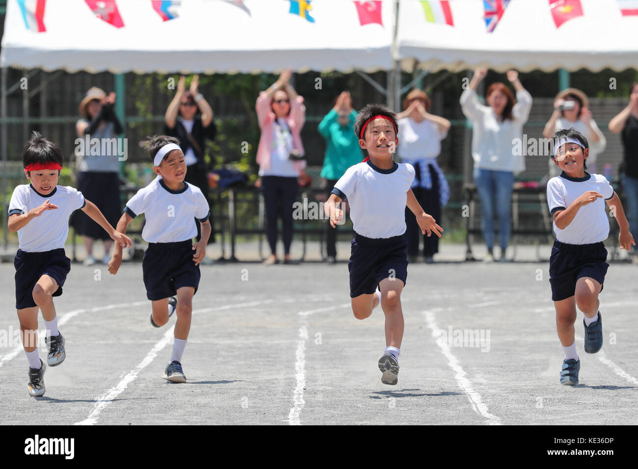 Japanese kids during school sports day Stock Photo - Alamy