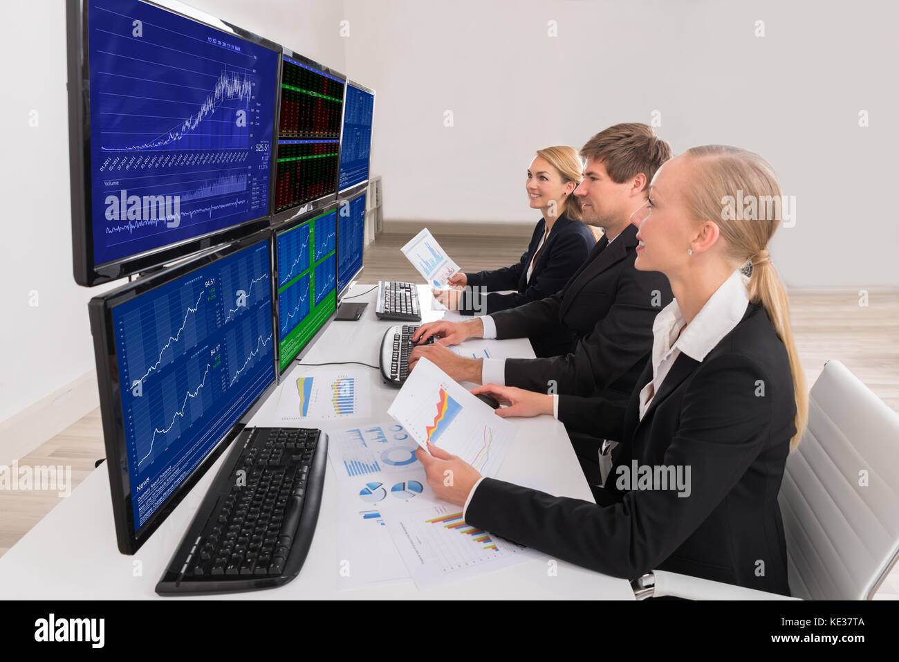 Team agent trading business hi-res stock photography and images - Alamy