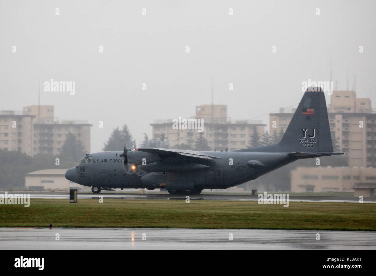 C 130h hercules hi-res stock photography and images - Alamy