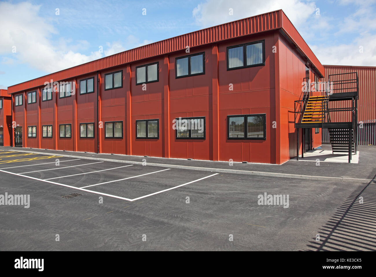 Temporary construction site office hi-res stock photography and images ...