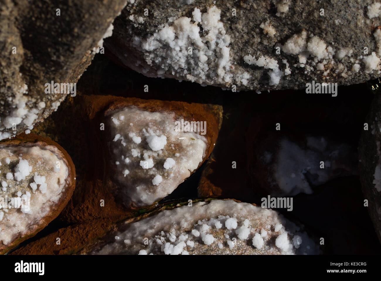 Salt on rocks Stock Photo - Alamy