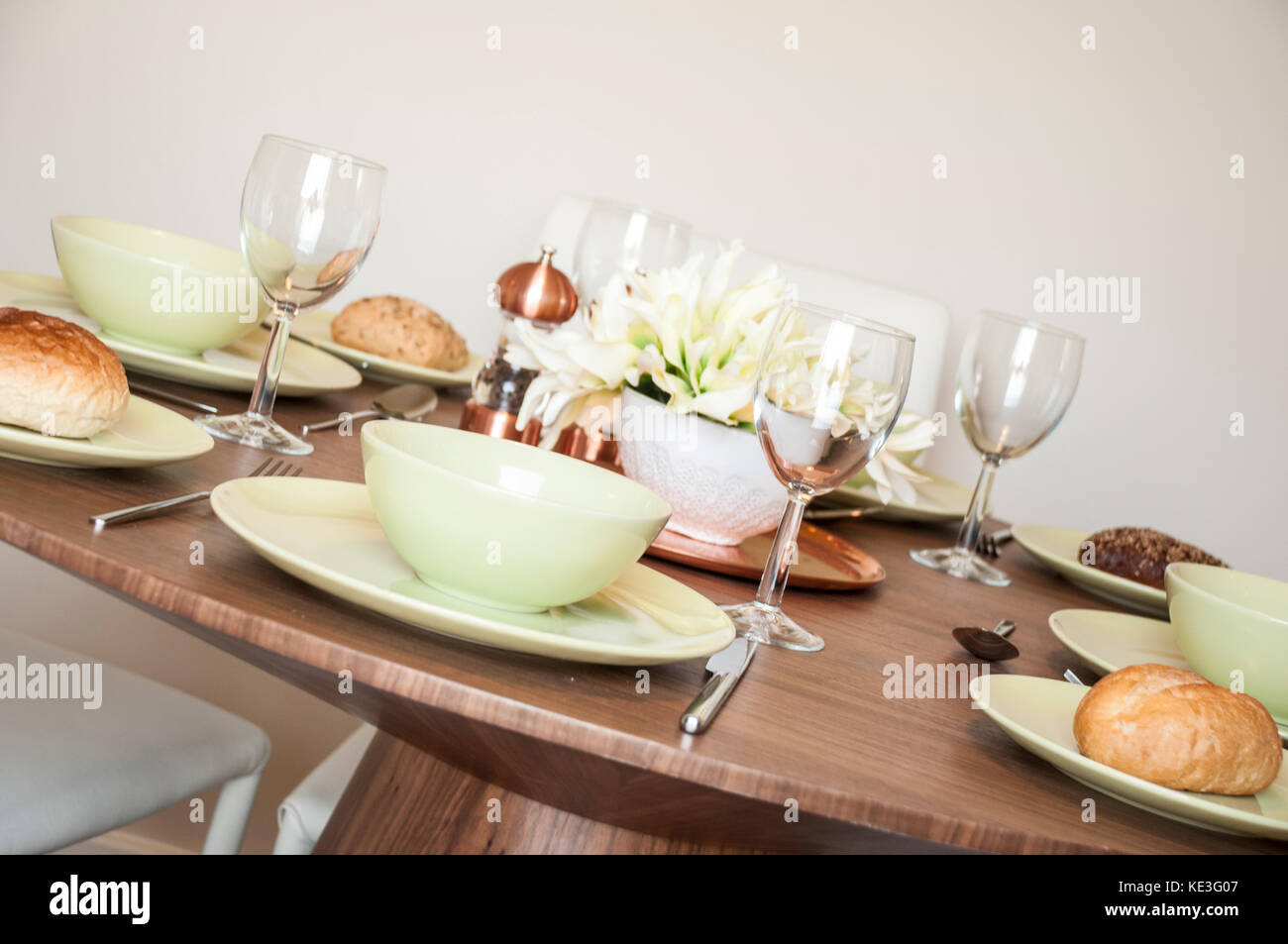 Dining table set lunch crockery hi-res stock photography and images - Alamy