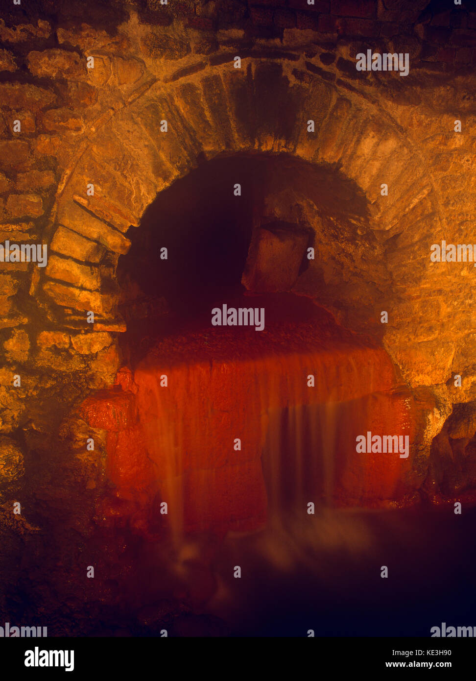 Roman Baths Museum, UK: vaulted drain & outflow arch which brought ...