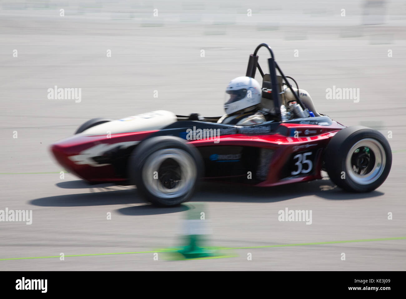 Rennwagen der Formula Student waehrend des rennens | racing car formula ...
