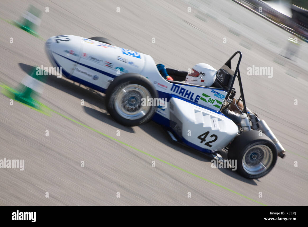 Rennwagen der Formula Student waehrend des rennens | racing car formula ...