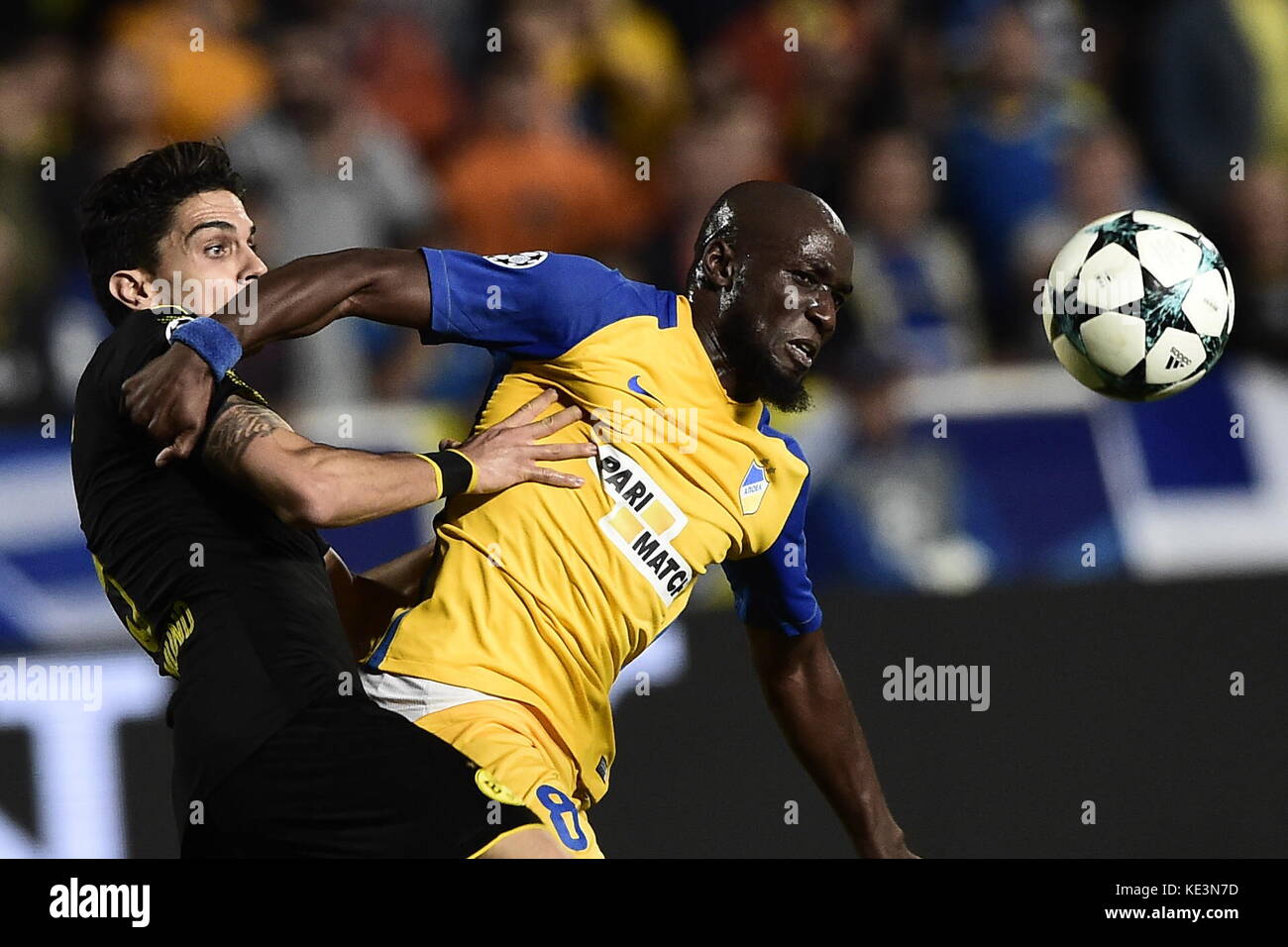 Nicosia, Cyprus. 17th Oct, 2017. Nicosia's Mickael Pote (R) and ...