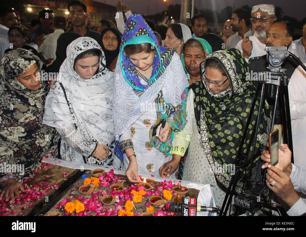 Shahla raza hi-res stock photography and images - Alamy