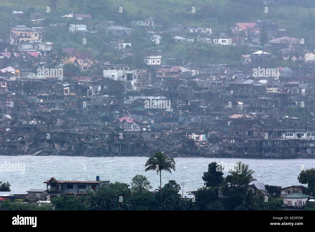 Marawi City, Philippines. 18th Oct, 2017. Devastated houses and ...