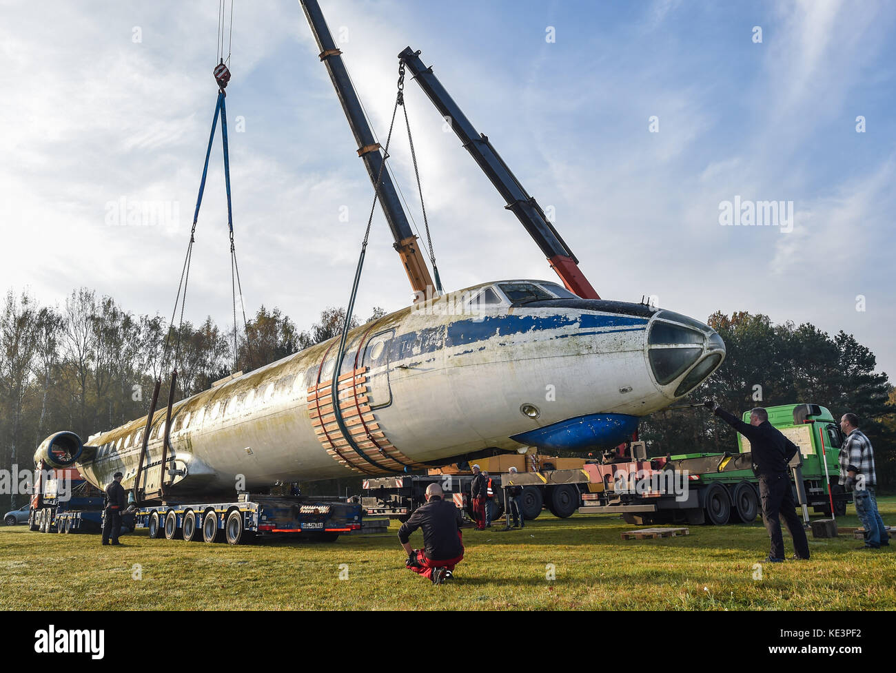 Cottbus, Germany. 18th Oct, 2017. A Soviet "Tupolew 134" plane is ...