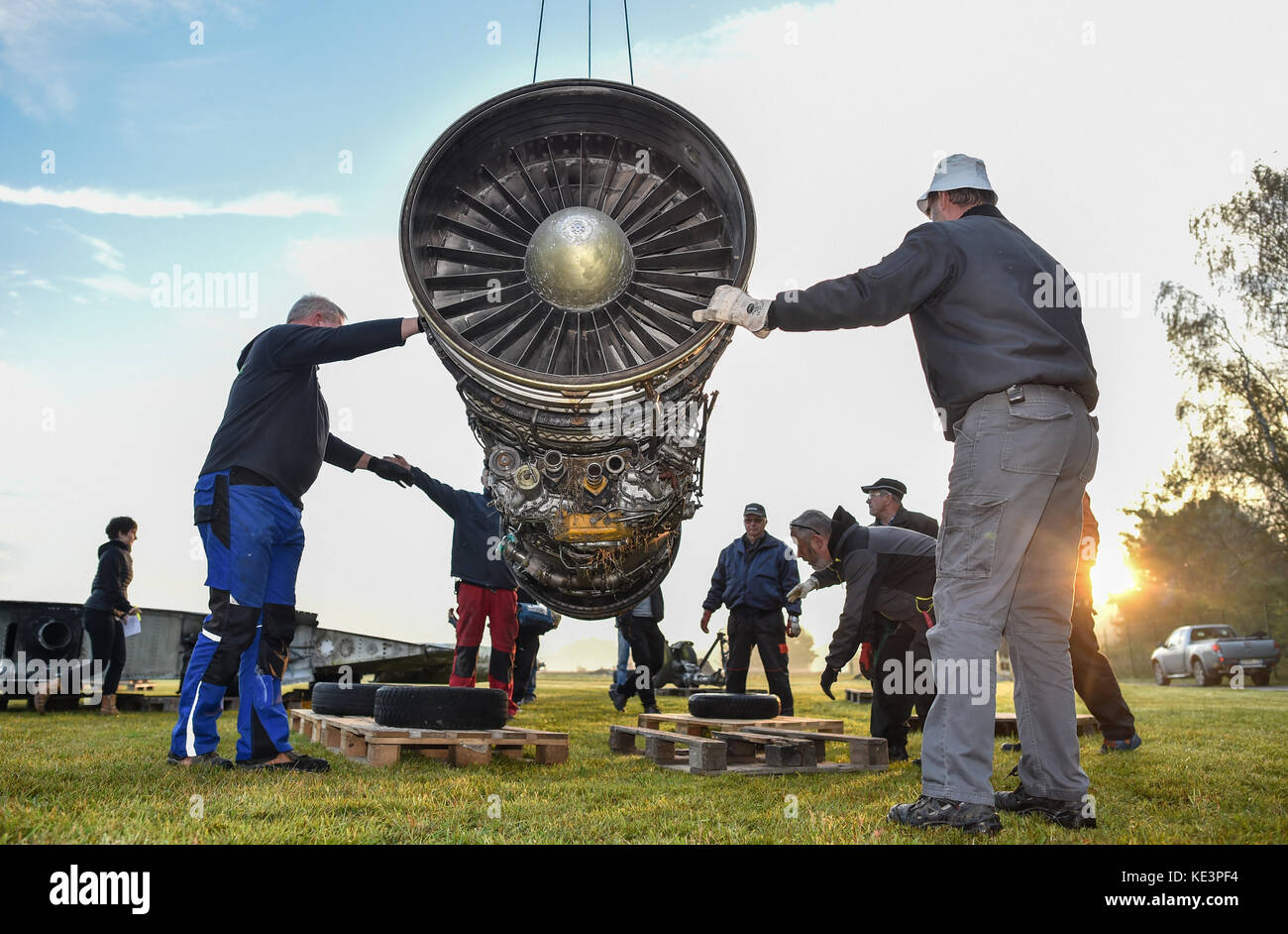 Cottbus, Germany. 18th Oct, 2017. A Soviet "Tupolew 134" plane is ...