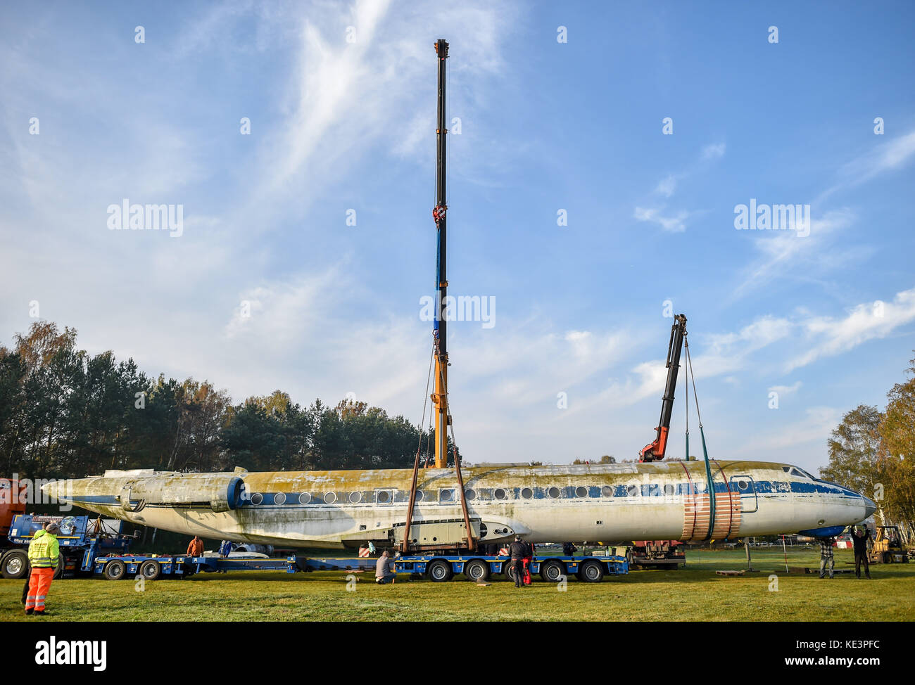 Cottbus, Germany. 18th Oct, 2017. A Soviet "Tupolew 134" plane is ...