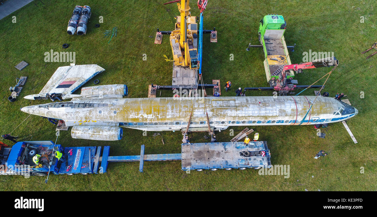 Cottbus, Germany. 18th Oct, 2017. A Soviet "Tupolew 134" plane is ...
