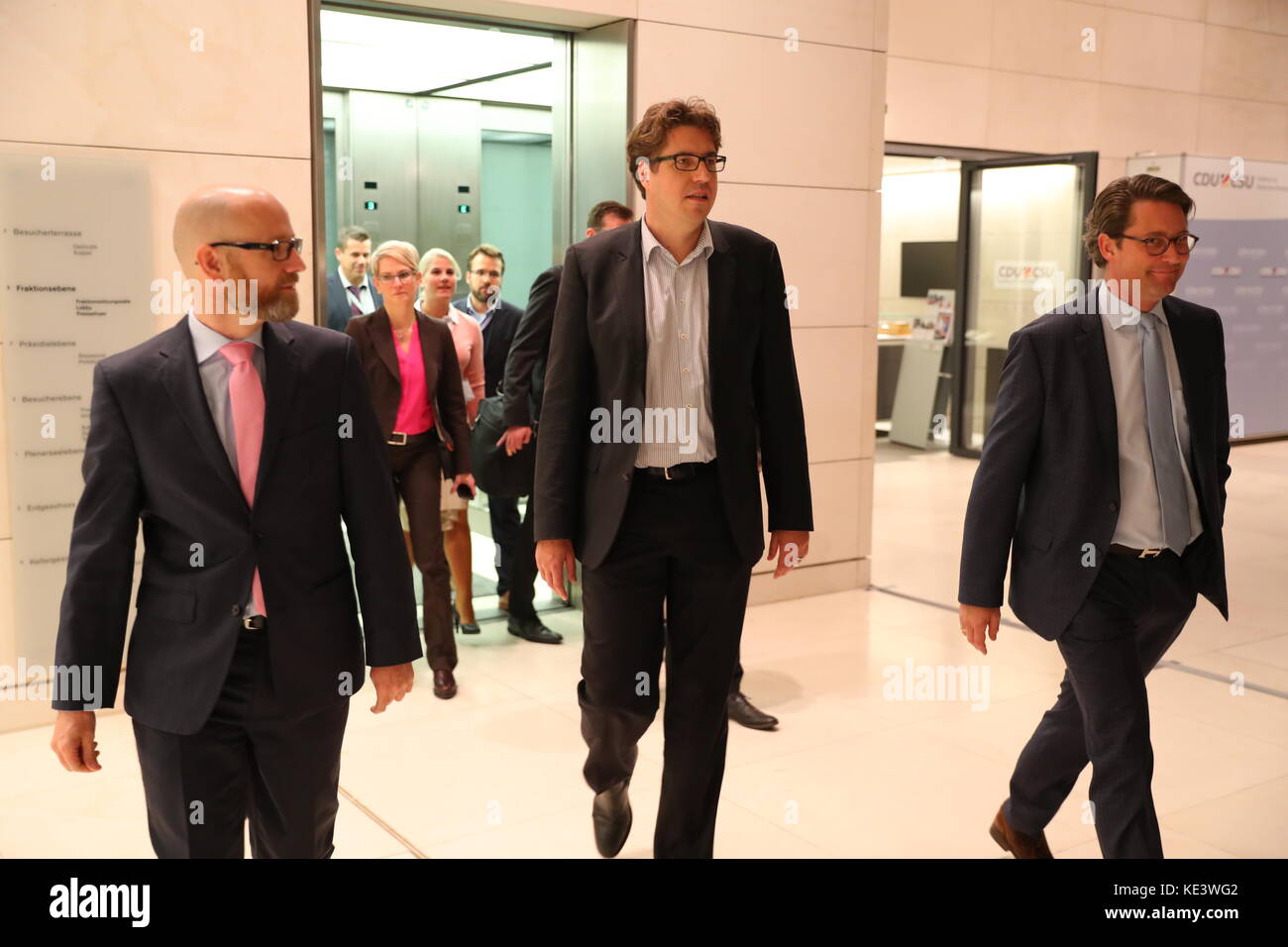 Berlin, Germany. 18th Oct, 2017. CDU general secretary Peter Tauber (L ...