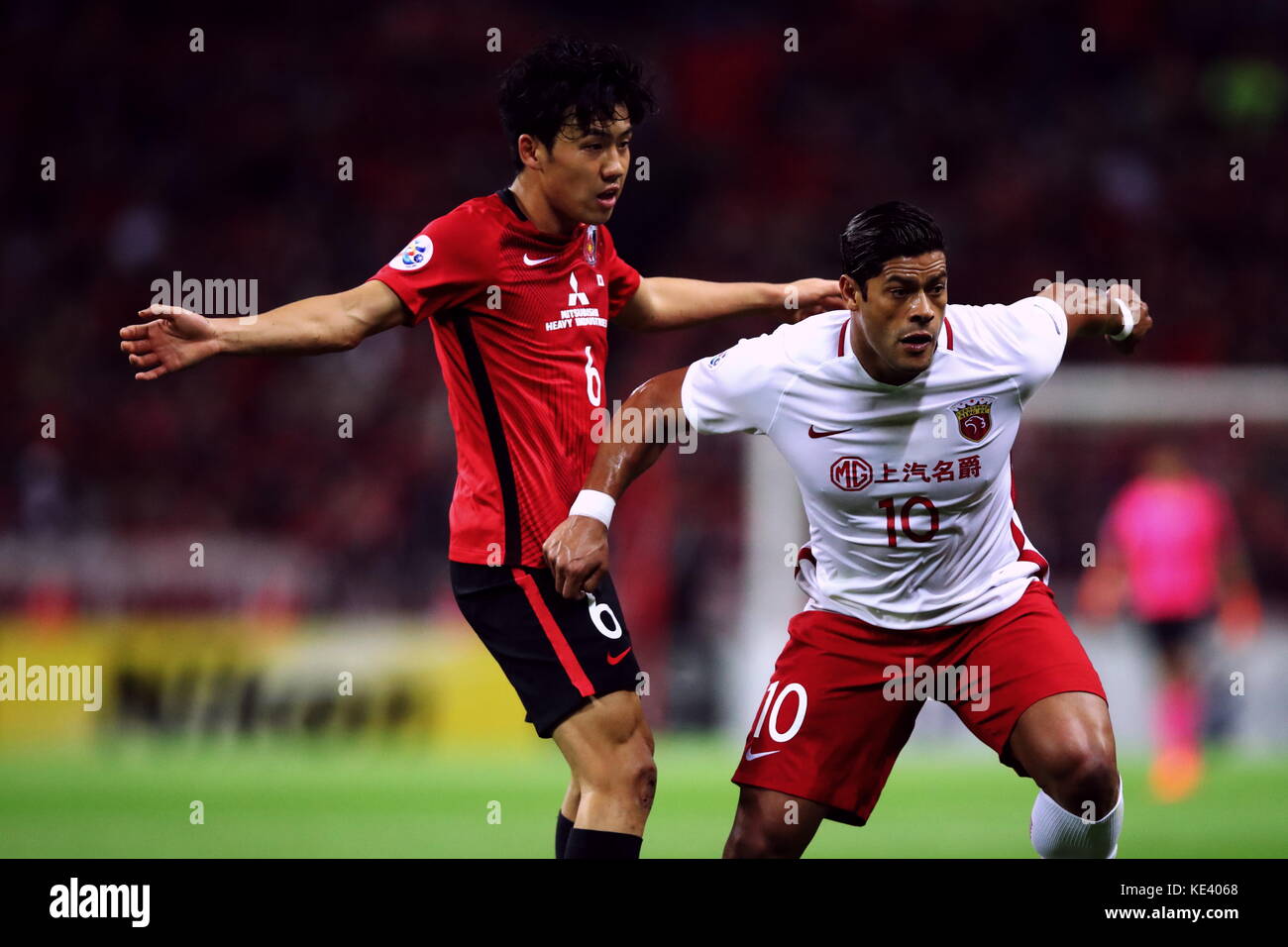 Saitama Stadium 2002, Saitama, Japan. 18th Oct, 2017. (L-R) Yosuke ...
