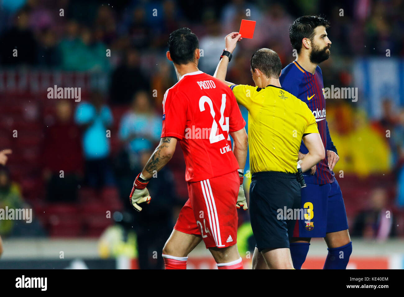 Barcelona, Spain. Credit: D. 18th Oct, 2017. William Collum (Referee ...