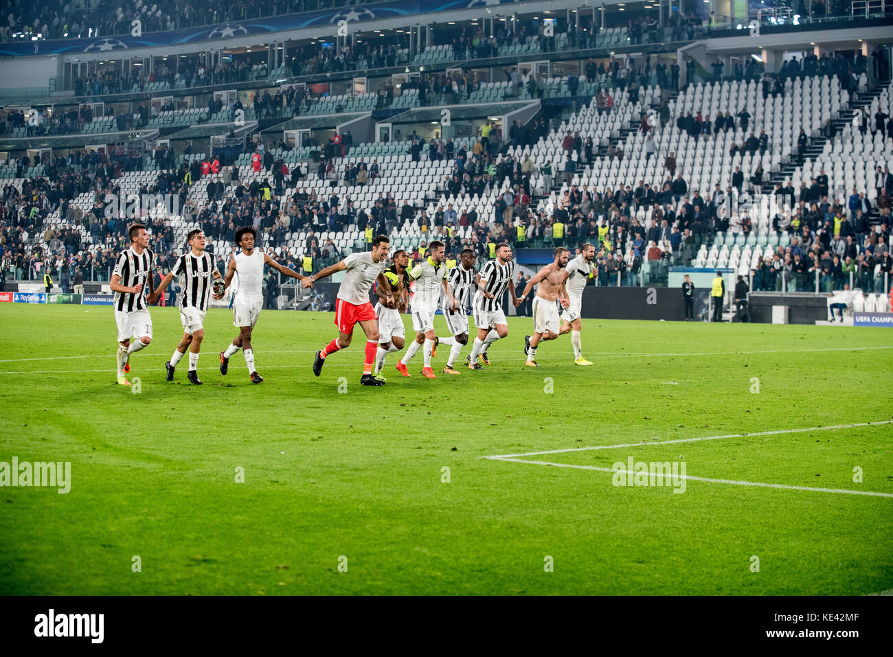 Turin, Italy. 18th Oct, 2017. juventus team during the Champions League ...
