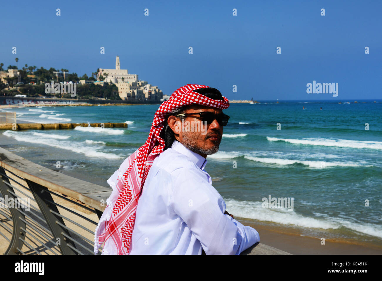 Traditional arab man hi-res stock photography and images - Alamy