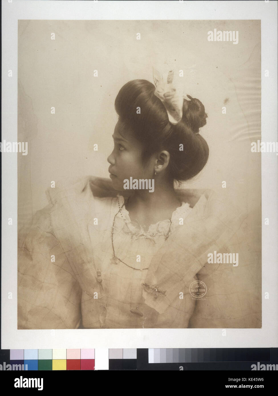 Visayan Girl. (Taken during the 1904 World's Fair Stock Photo - Alamy