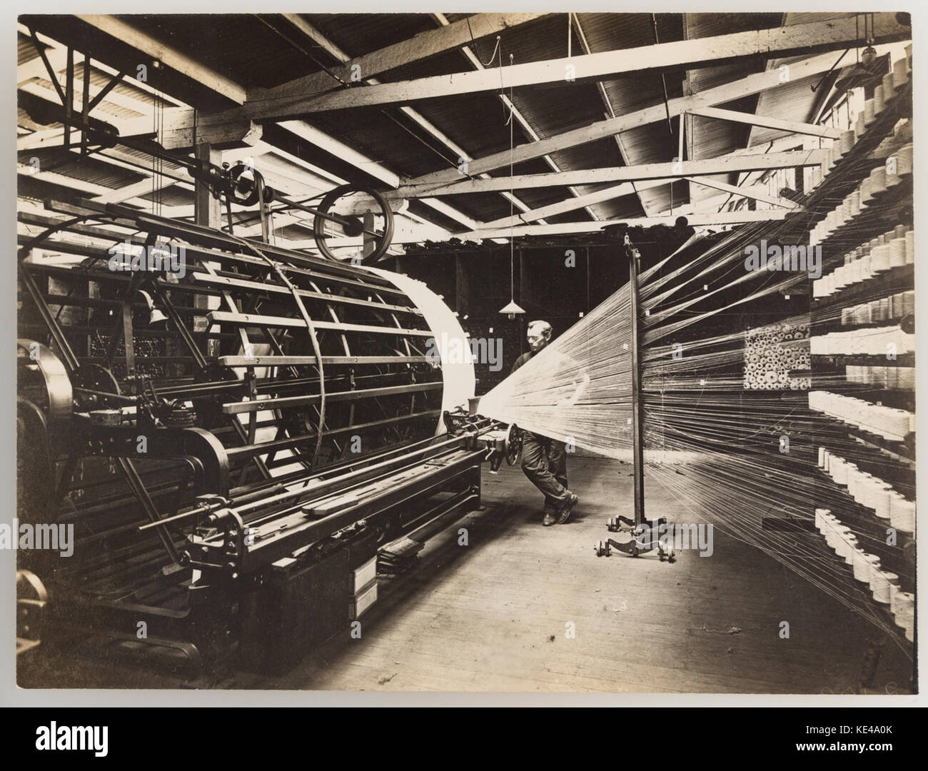 Factories 1900s hi-res stock photography and images - Alamy