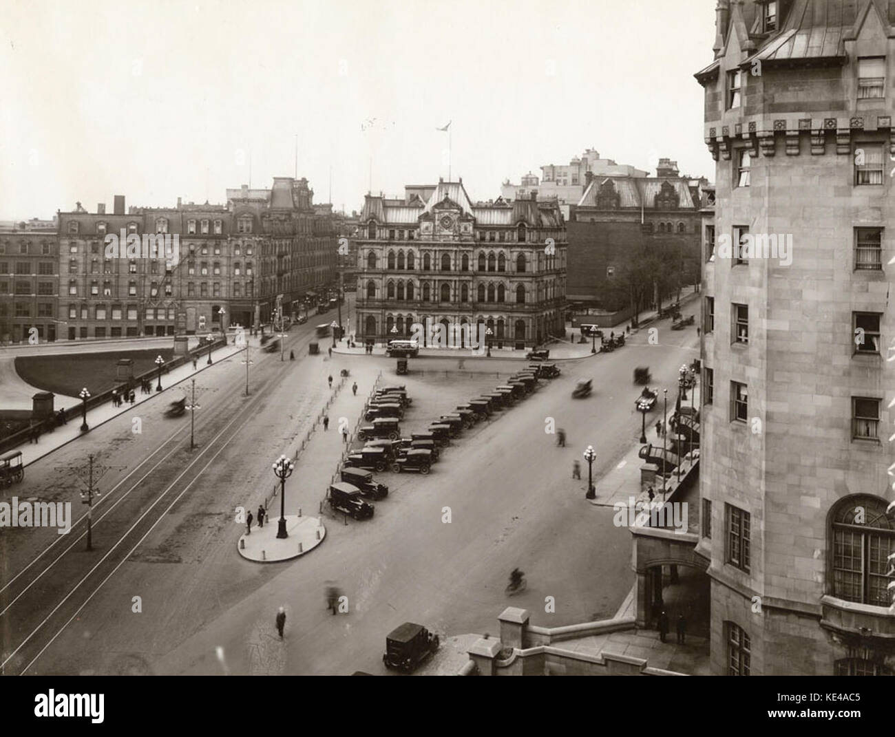 Confederation structure ottawa hi-res stock photography and images - Alamy