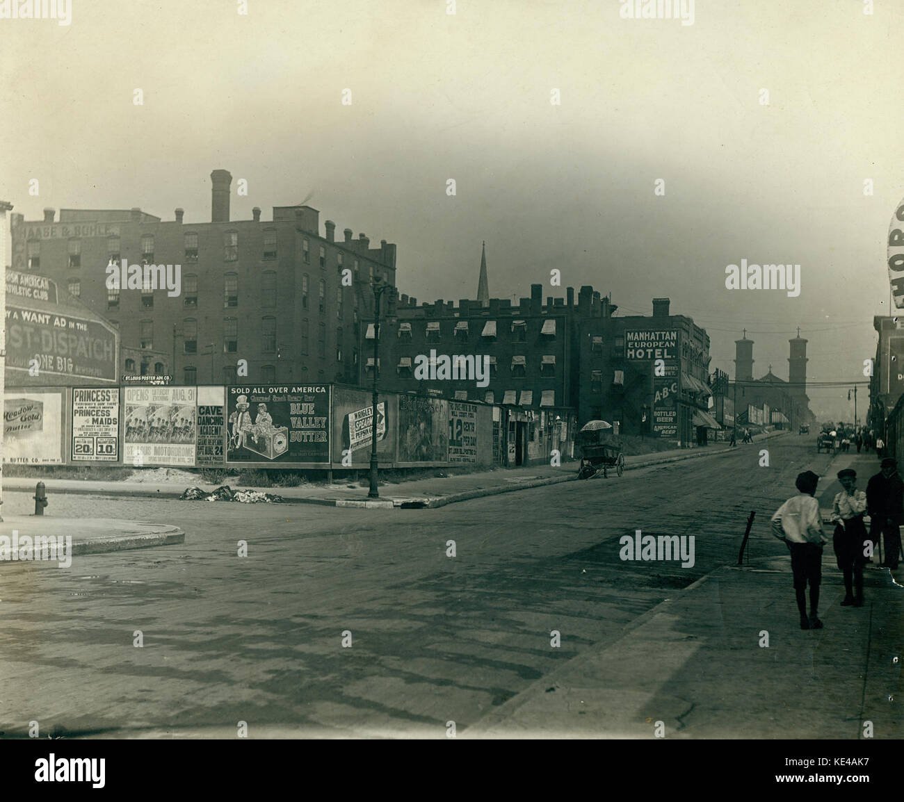 View of the 1800 block of Chestnut Street Stock Photo - Alamy