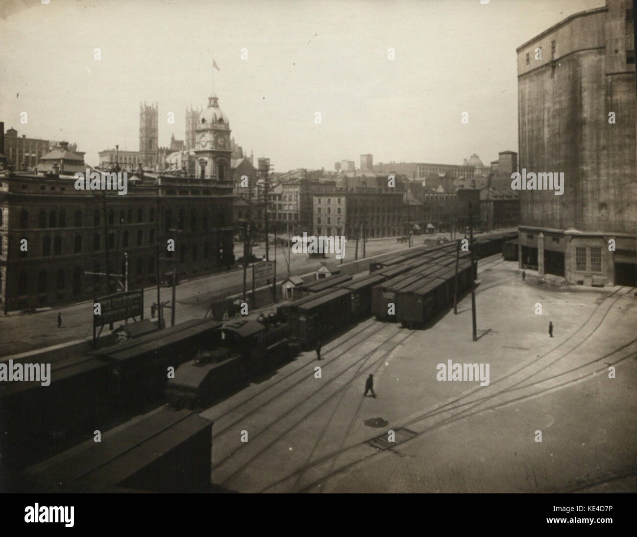 Railway traffic West and Elevator No.1 Stock Photo - Alamy