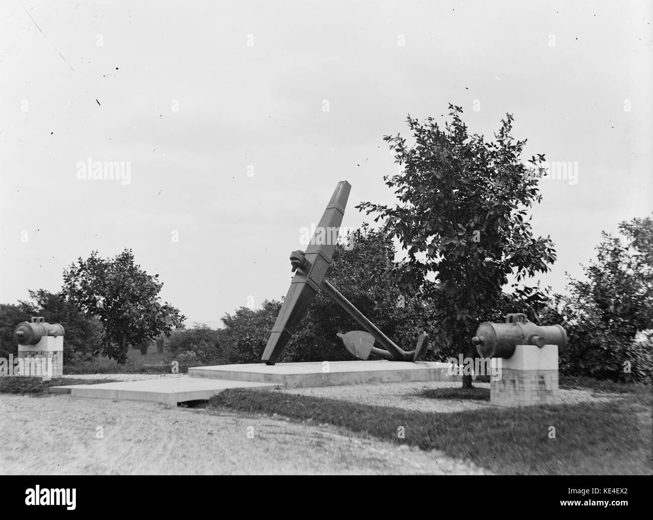 USS Maine Mast Memorial Arlington National Cemetery US pre 1915 Stock ...