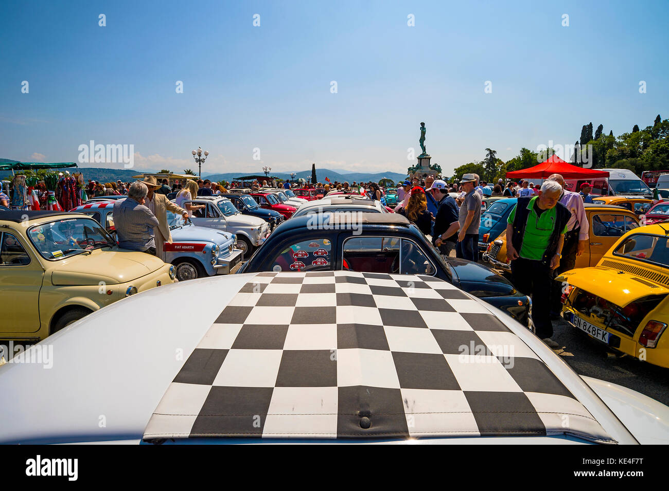 europe,italy,tuscany,italy,fiat 500,old car,vintage car,abarth,colors ...