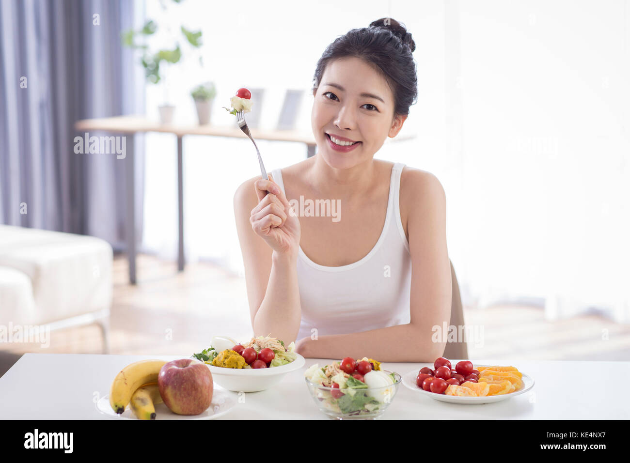 Young people fruits vegetables hi-res stock photography and images - Alamy