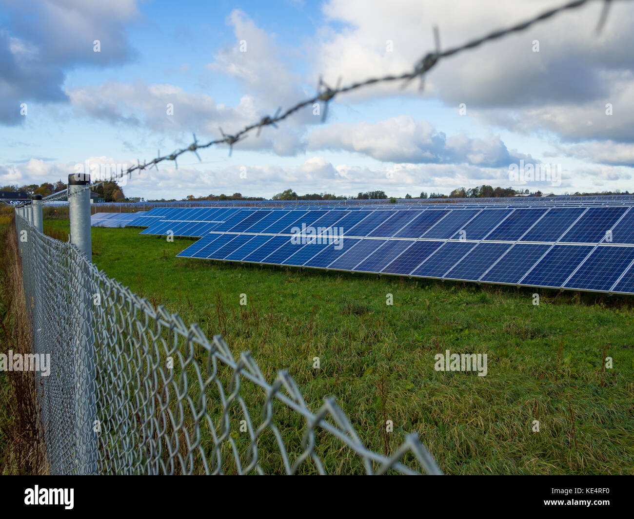 Panel fence hi-res stock photography and images - Alamy