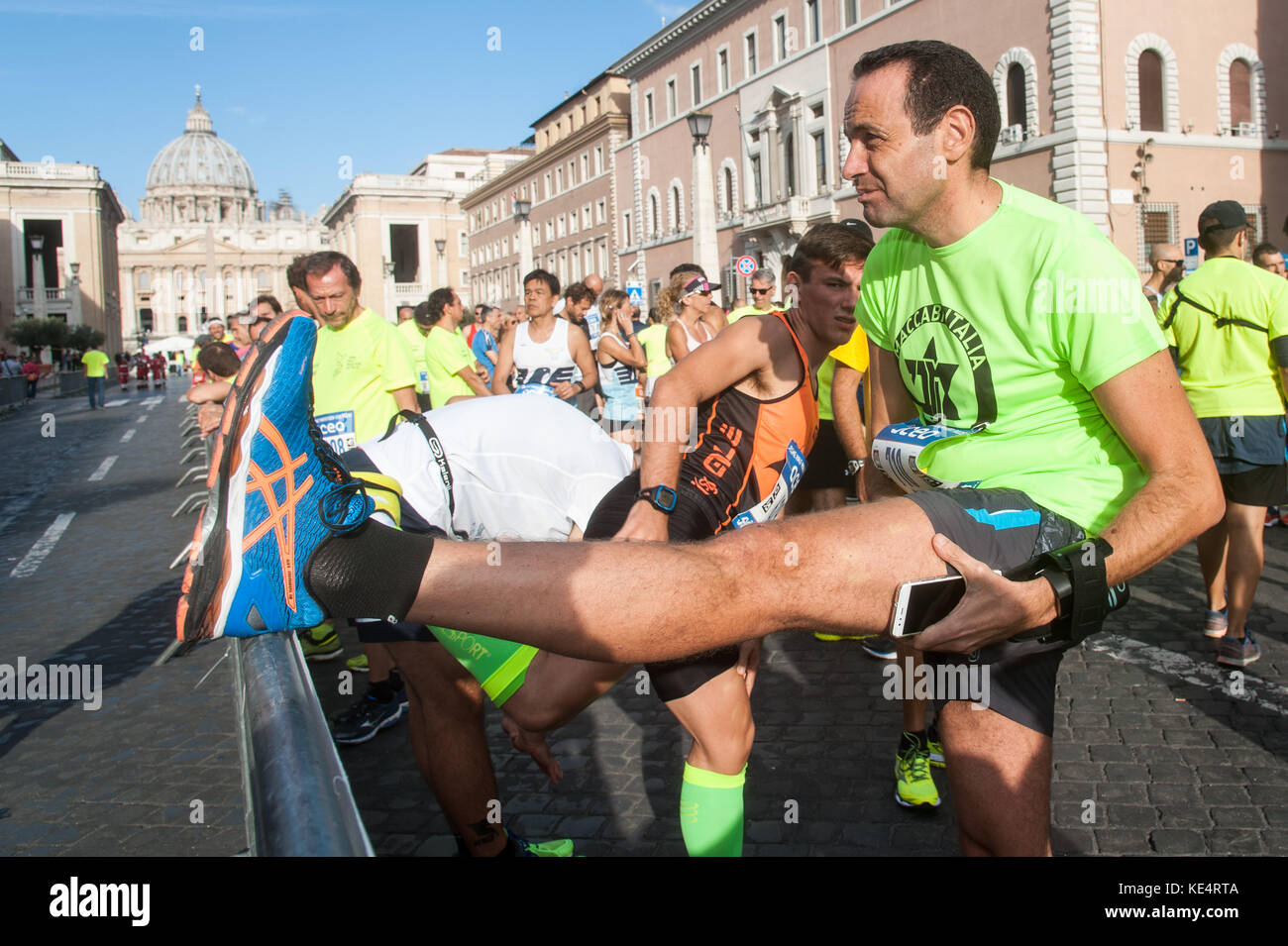 Runners get hot before start of the first edition of the "Rome Half ...