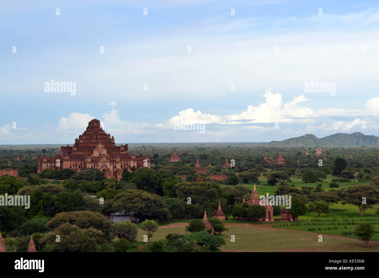 The temples that scattered around Bagan Archaeological Zone, Myanmar ...