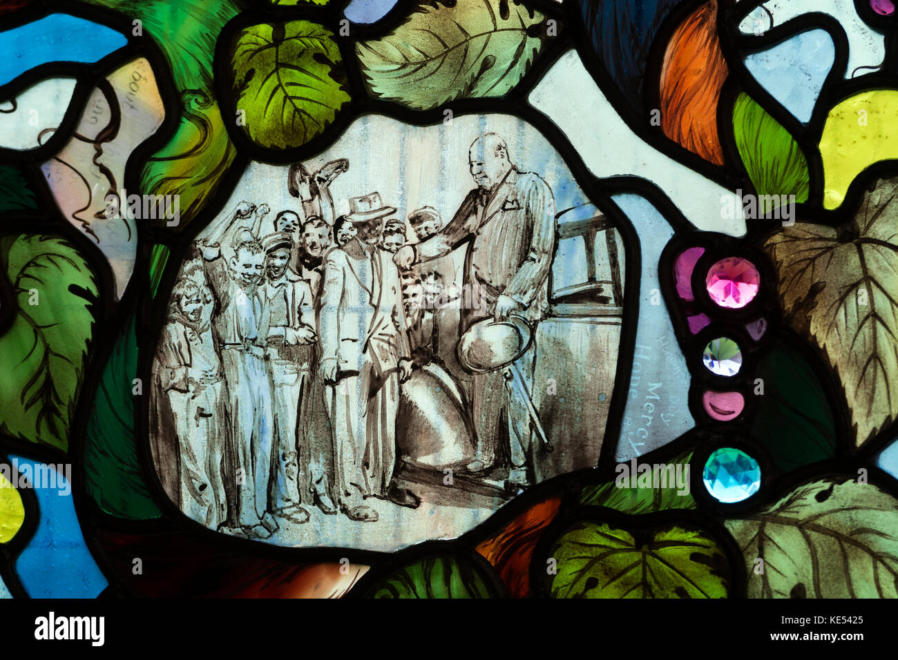 Winston Churchill memorial window by Emma Blount, St. Martin`s Church ...
